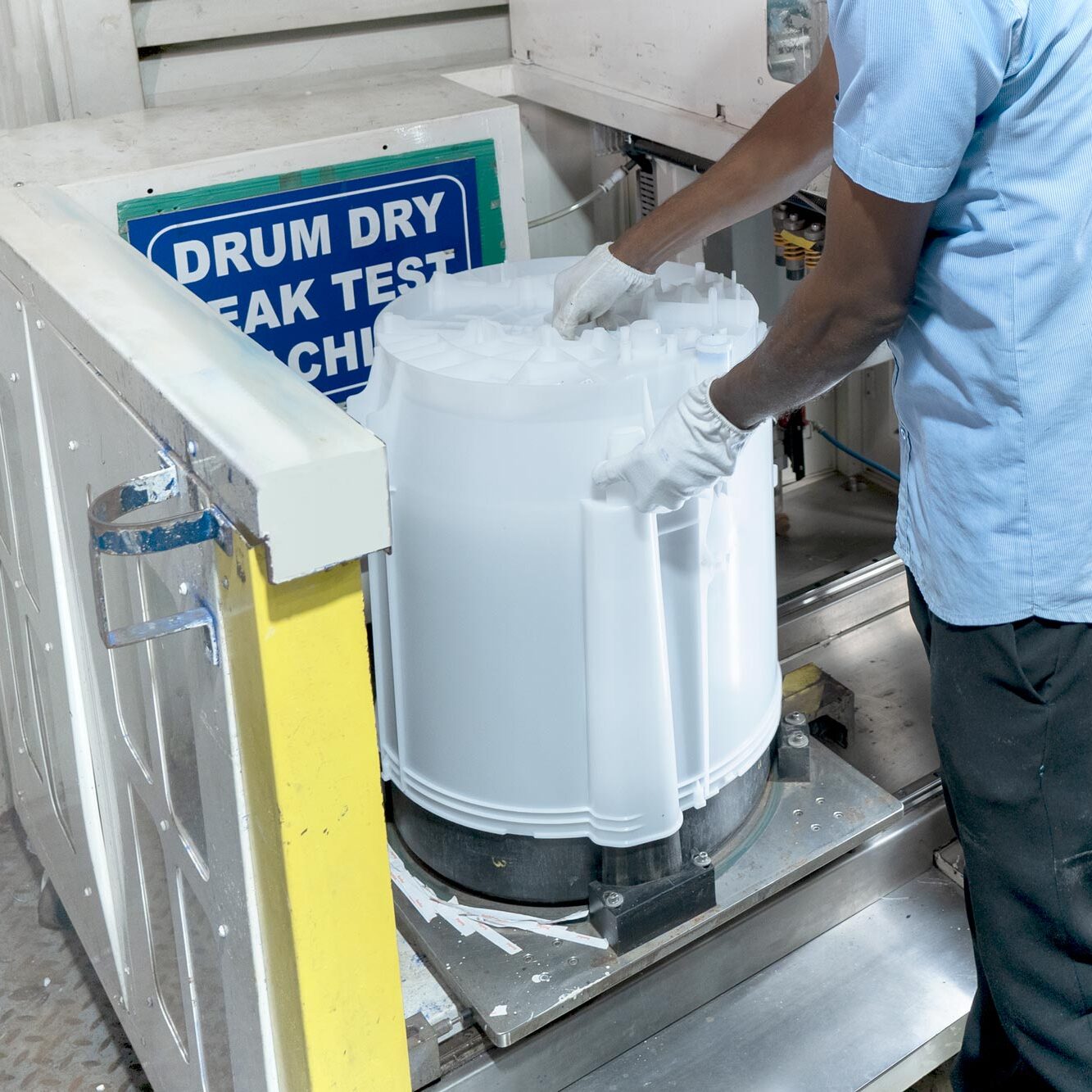 Post Moulding Activities – Vignesh Polymers